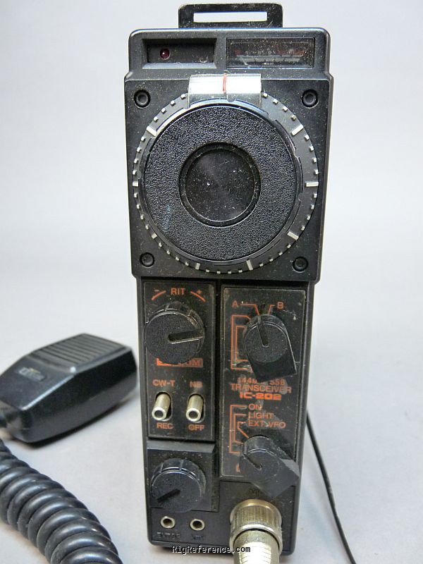 ICOM IC-202, Bookshelf VHF Transceiver | RigReference.com